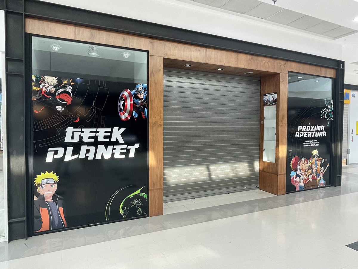 Geek fachada - Centro Comercial Rincón de la Victoria
